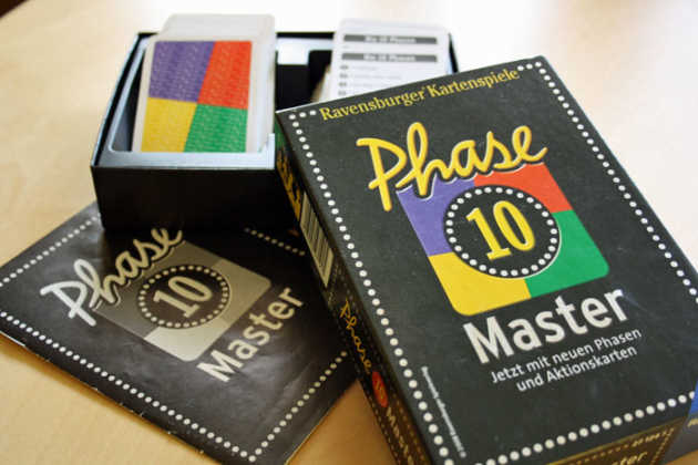 Phase 10 Master - Spannendes Kartenspiel für 2 - 6 Spieler